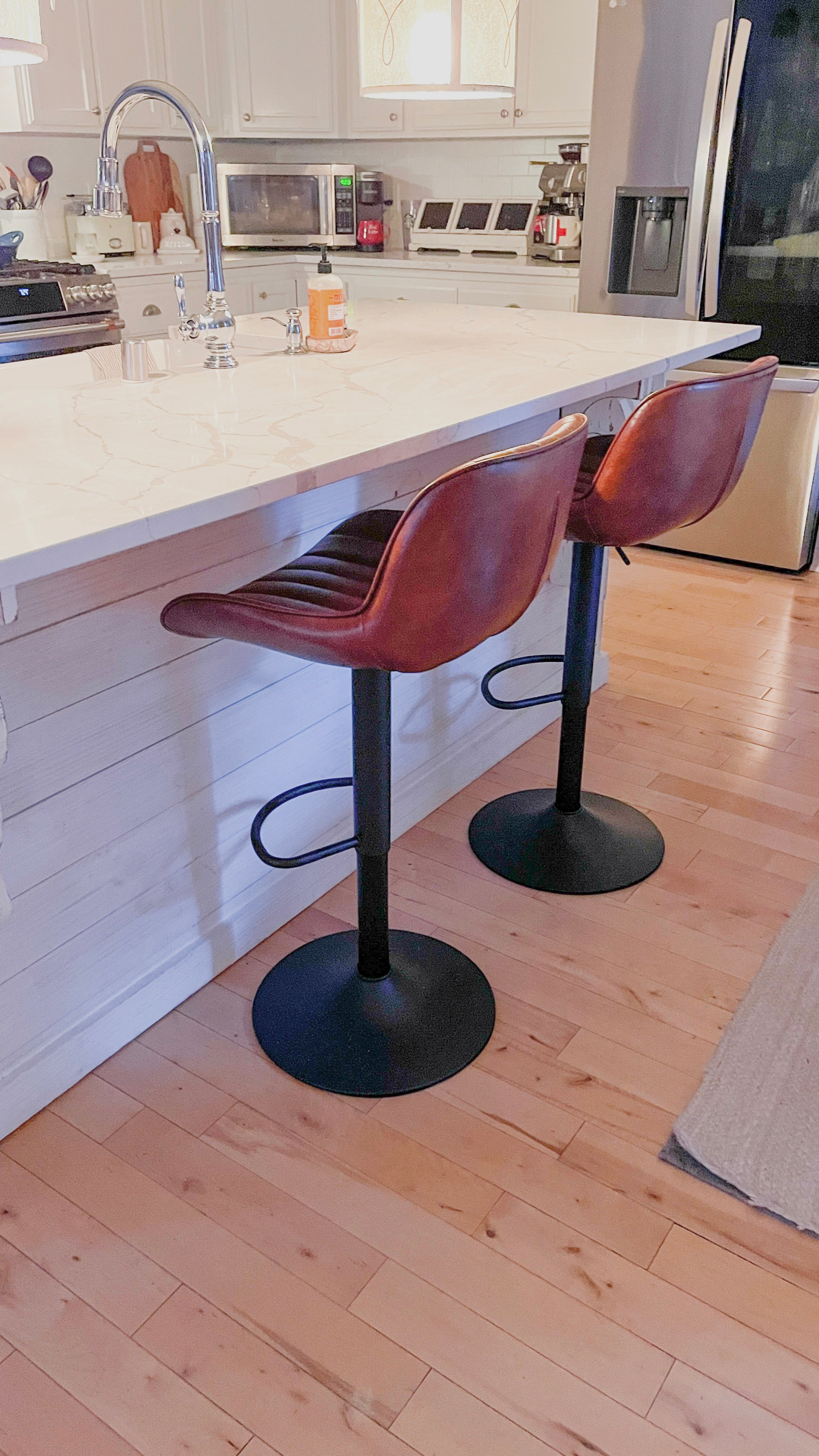 Choosing the Perfect Bar Stools: Comfort, Luxury, and Versatility