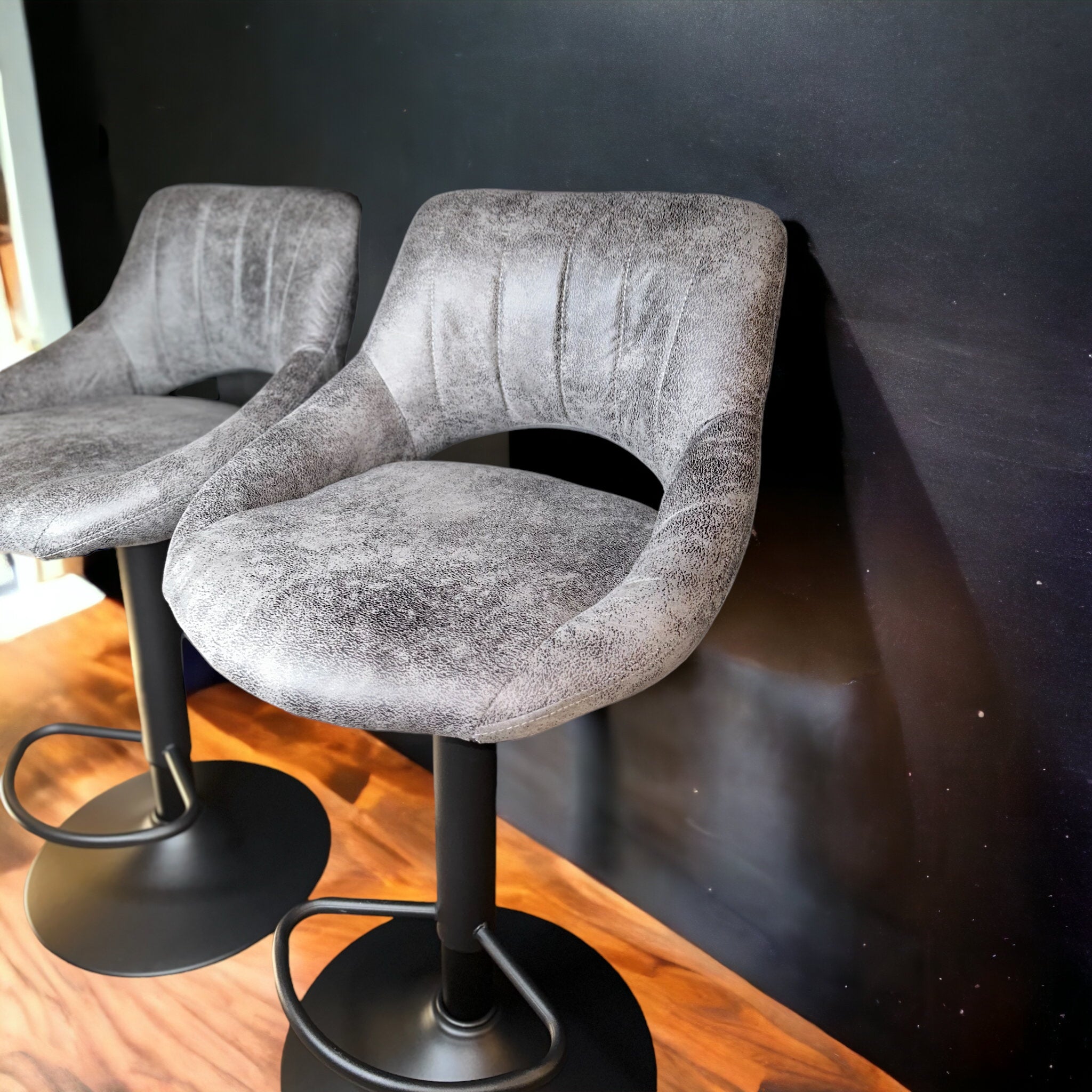 Creating an Inspiring Space with Bar Stools: 9 Ideas for Productivity