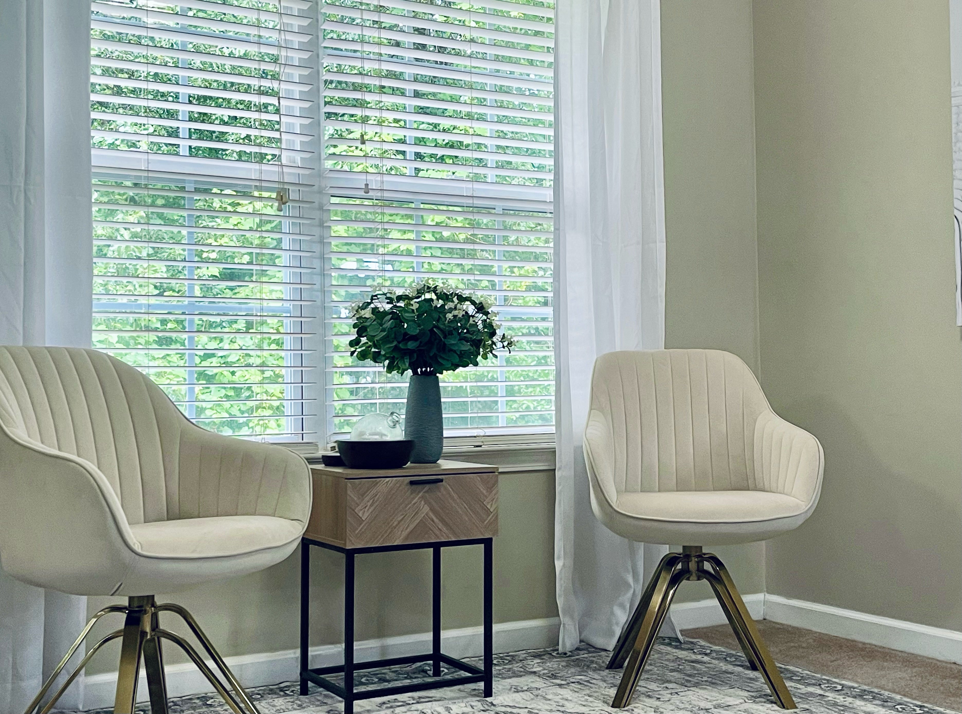 A Guide to Embracing Comfort in the Living Room and Bedroom with Moder