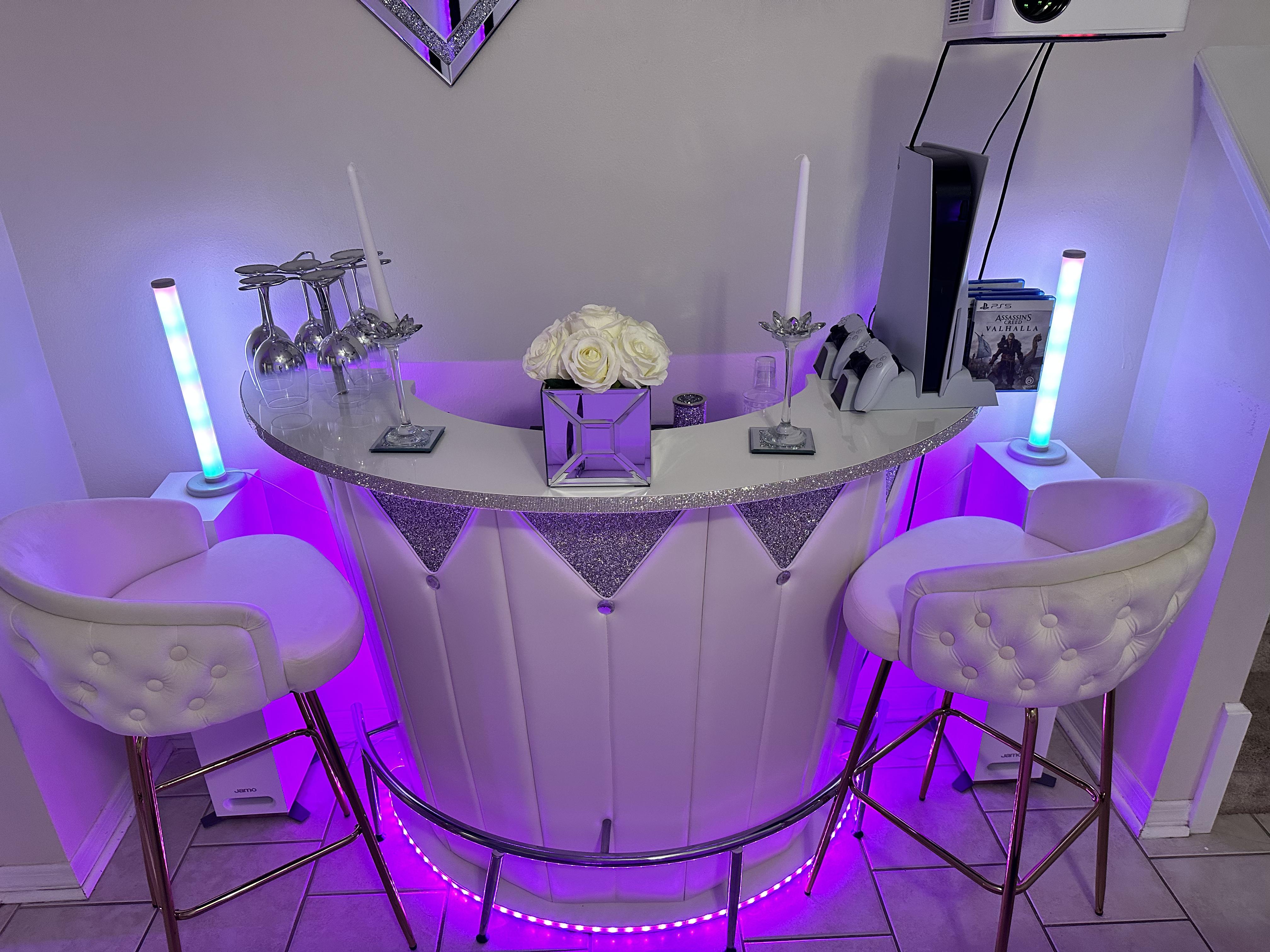 Party Perfection: 8 Inspiring Ways to Host an Unforgettable Event at T