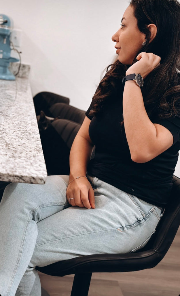 The Posture Pros and Cons of Bar Stools vs. Chairs
