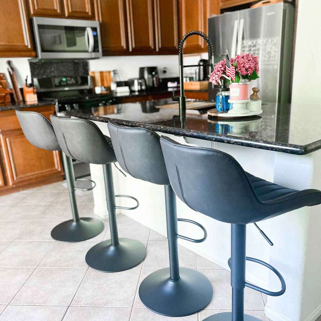 Creating a Stylish Kitchen: 10 Tips on How to Organize a Small Kitchen